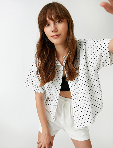 Koton Kadın Pamuklu Gömlek Kalp Desenli Kısa Kollu