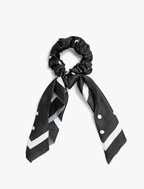 Koton Kadın Desenli Fiyonklu Lastik Toka Koton Kadın Desenli Fiyonklu Lastik Toka