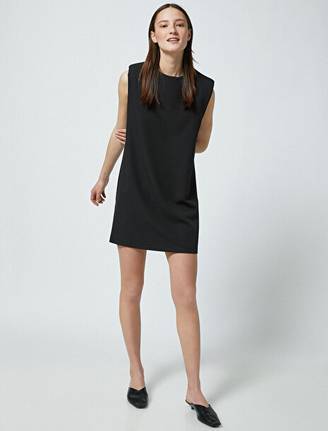 Koton Kadın Vatkalı Elbise Bisiklet Yaka Kolsuz Mini