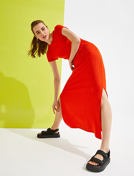 Koton Kadın Yirtmaçli Elbise Bisiklet Yaka Kisa Kollu