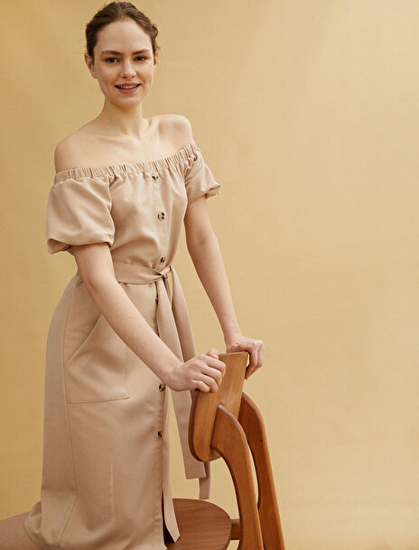 Koton Kadın Omzu Açık Elbise Kısa Kollu Düğmeli Kemerli Koton Kadın Omzu Açık Elbise Kısa Kollu Düğmeli Kemerli