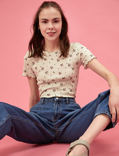 Koton Ole Genç Kız Çiçekli Tişört Fitilli Bisiklet Yaka Pamuklu Koton Ole Genç Kız Çiçekli Tişört Fitilli Bisiklet Yaka Pamuklu