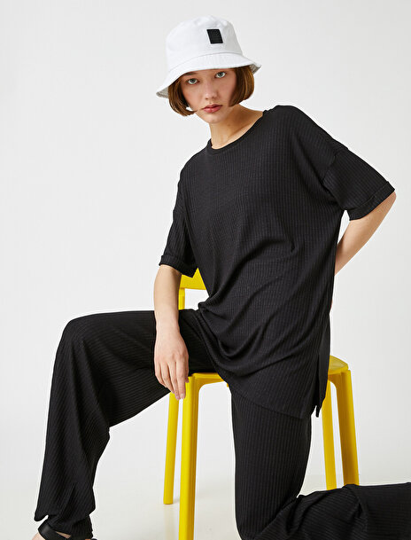 Koton Kadın Fitilli Tişört Relax Fit Koton Kadın Fitilli Tişört Relax Fit