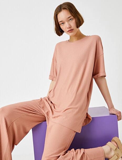 Koton Kadın Fitilli Tişört Relax Fit Koton Kadın Fitilli Tişört Relax Fit