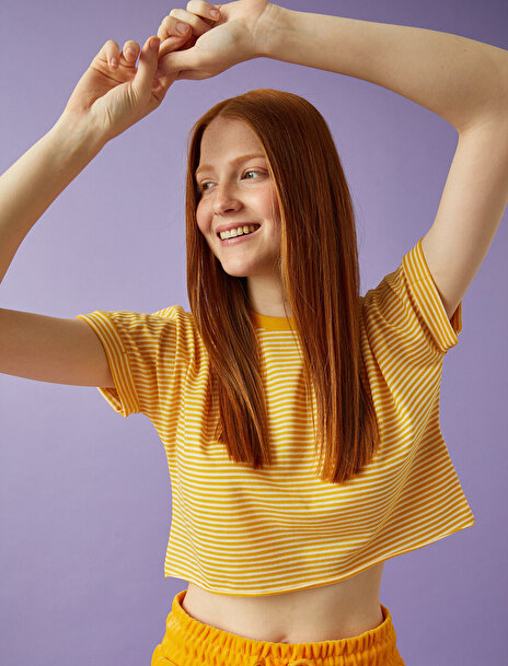 Koton Kadın Çizgili Tişört Bisiklet Yaka Kısa Kollu Pamuklu