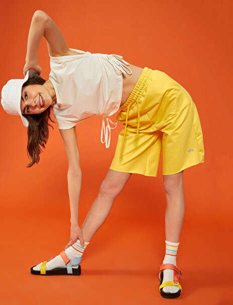 Koton Kadın Belden Baglamali Bermuda Şort Pamuklu Oversize Koton Kadın Belden Baglamali Bermuda Şort Pamuklu Oversize