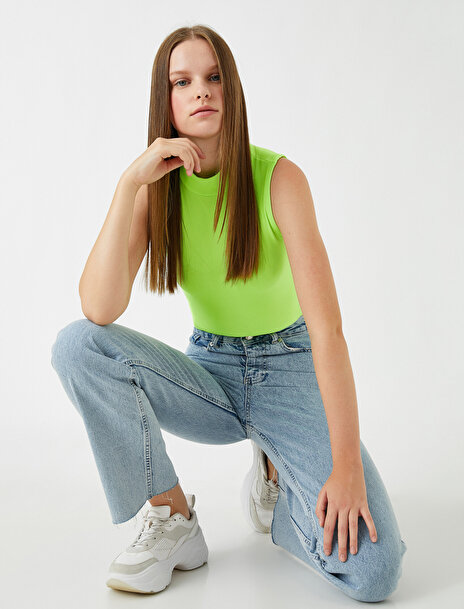 Koton Ole Genç Kız Dik Yaka Body Alttan Çıtçıtlı Koton Ole Genç Kız Dik Yaka Body Alttan Çıtçıtlı