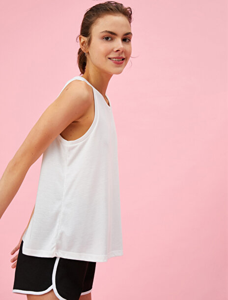 Koton Ole Genç Kız Çizgili Atlet Basic Halter Yaka Tanktop Koton Ole Genç Kız Çizgili Atlet Basic Halter Yaka Tanktop