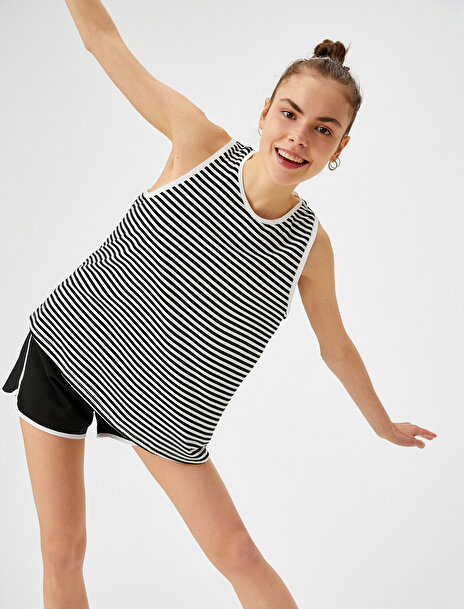 Koton Ole Genç Kız Çizgili Atlet Basic Halter Yaka Tanktop Koton Ole Genç Kız Çizgili Atlet Basic Halter Yaka Tanktop