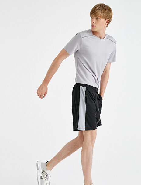 Koton Erkek Şeritli Şort