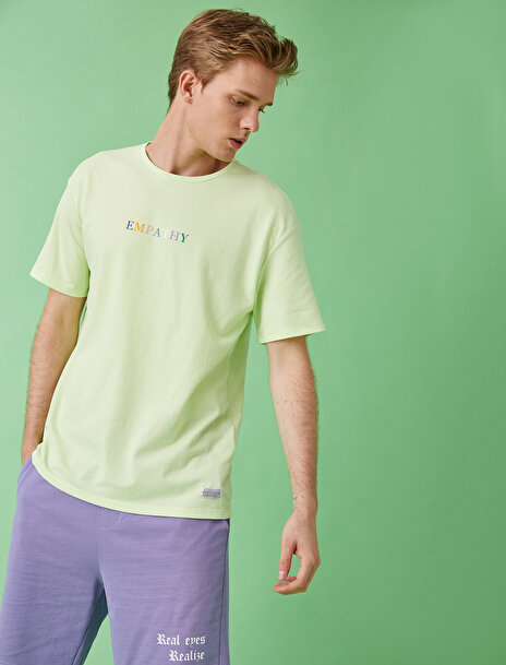 Koton Erkek Sloganlı Tişört Bisiklet Yaka Pamuklu Oversize Koton Erkek Sloganlı Tişört Bisiklet Yaka Pamuklu Oversize