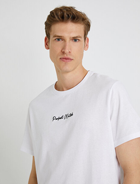 Koton Erkek İşlemeli Tişört Pamuklu Kısa Kollu Regular Fit