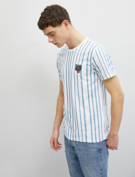 Koton Erkek İşlemeli Slim Fit Çizgili Pamuklu Kısa Kollu Bisiklet Yaka Tişört