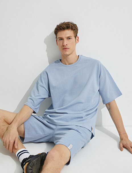 Koton Erkek Rahat Kesim Tişört Pamuklu Kısa Kollu Bisiklet Yaka Oversize Koton Erkek Rahat Kesim Tişört Pamuklu Kısa Kollu Bisiklet Yaka Oversize