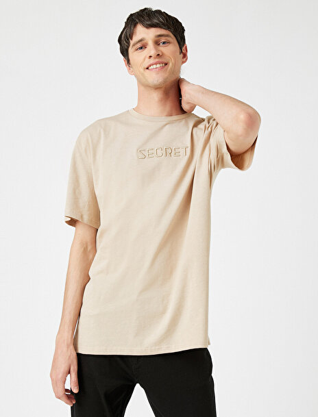 Koton Erkek Oversize Tişört Bisiklet Yaka Nakışlı Pamuklu