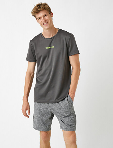 Koton Erkek Arkası Baskılı Spor Tişört