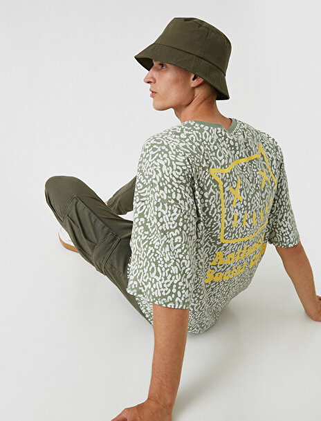 Koton Erkek Arkası Baskılı Tişört Pamuklu