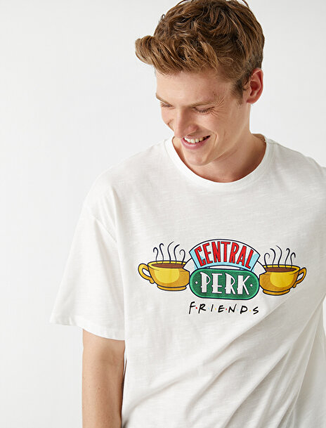 Koton Erkek Friends Tişört Lisanslı Pamuklu Oversize Koton Erkek Friends Tişört Lisanslı Pamuklu Oversize