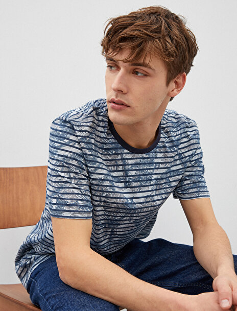 Koton Erkek Çizgili Tişört Bisiklet Yaka Kısa Kollu Desenli