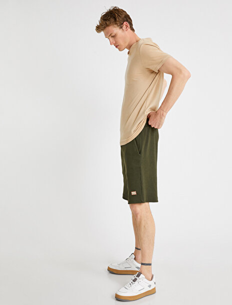 Koton Erkek Cepli Şort Amblemli Koton Erkek Cepli Şort Amblemli
