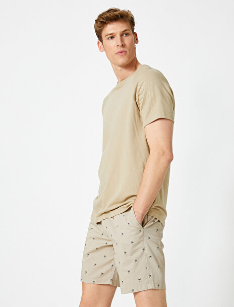 Koton Erkek Baskılı Kısa Şort Gabardin Kumaş Cepli Pamuklu