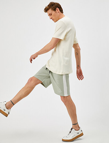 Koton Erkek Şeritli Şort