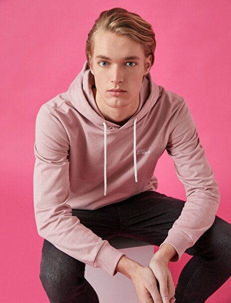 Koton Erkek Kapüşonlu Yazılı Baskılı Uzun Kollu Sweatshirt Koton Erkek Kapüşonlu Yazılı Baskılı Uzun Kollu Sweatshirt