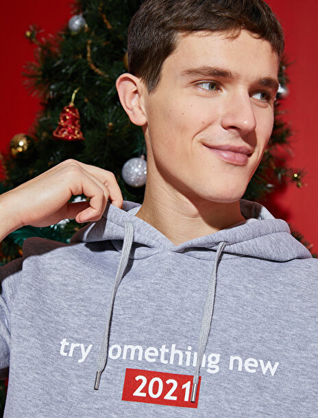 Koton Erkek Pamuklu Yazılı Baskılı Kapüşonlu Uzun Kollu Sweatshirt Koton Erkek Pamuklu Yazılı Baskılı Kapüşonlu Uzun Kollu Sweatshirt