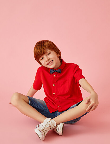 Koton Erkek Çocuk Kısa Kollu Gömlek Klasik Yaka Pamuklu Papyonlu Koton Erkek Çocuk Kısa Kollu Gömlek Klasik Yaka Pamuklu Papyonlu