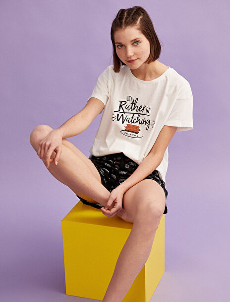 Koton Kadın Friends Pijama Takımı Pamuklu Baskılı Kısa Kollu