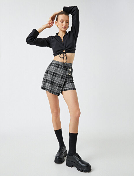 Koton Kadın Yandan Kemerli Ekoseli Şort Etek