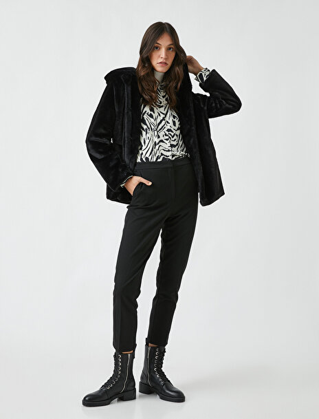 Koton Kadın Kapüşonlu Düğmeli Peluş Mont Koton Kadın Kapüşonlu Düğmeli Peluş Mont