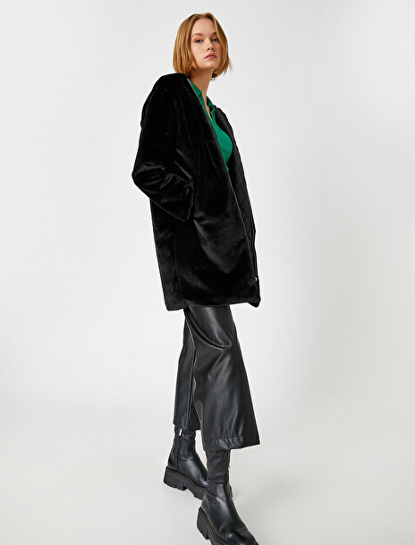 Koton Kadın Kapüşonlu Fermuarlı Pelüş Mont