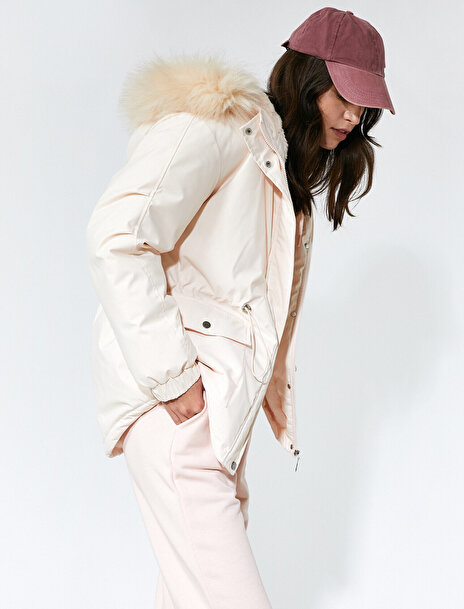 Koton Kadın Suni Kürk Kapüşonlu Mont