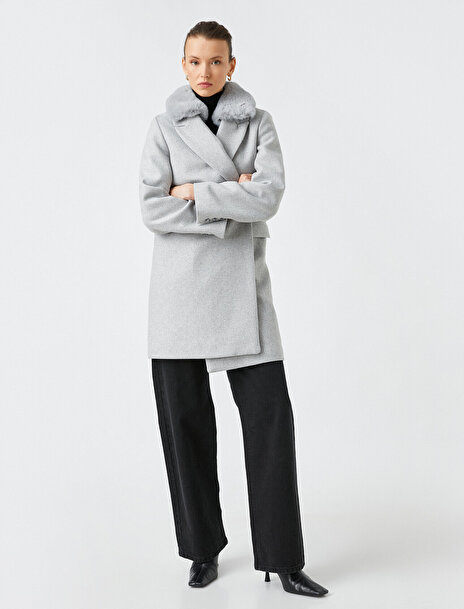 Koton Kadın Yakası Suni Kürklü Uzun Kaban