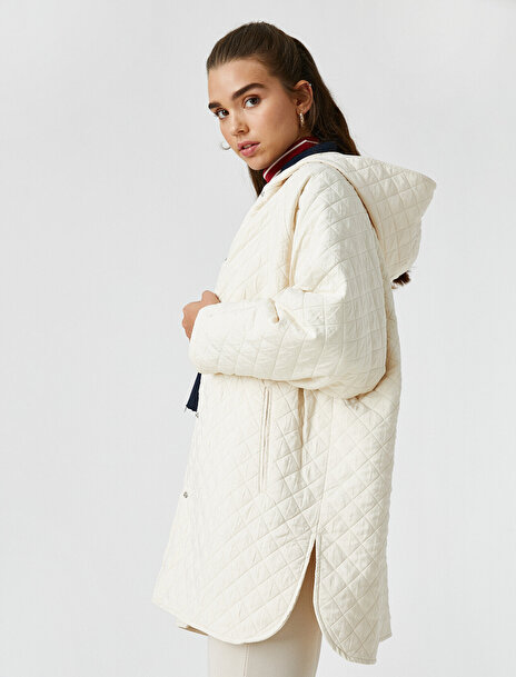 Koton Kadın Kapüşonlu Kapitone Çıtçıtlı Mont