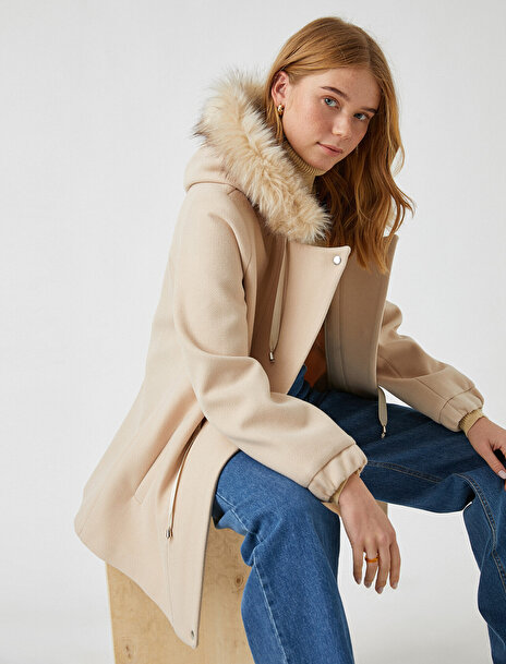 Koton Kadın Kürklü Kapüşonlu Kaban