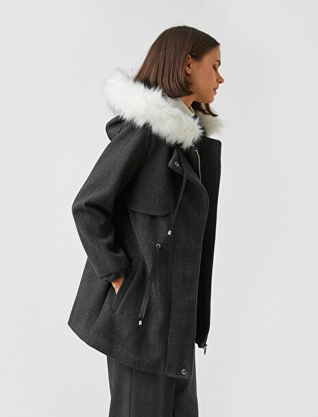 Koton Kadın Kürklü Kapüşonlu Kaban