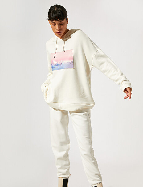 Koton Kadın Pamuklu Kapüşonlu Baskılı Oversize Sweatshirt