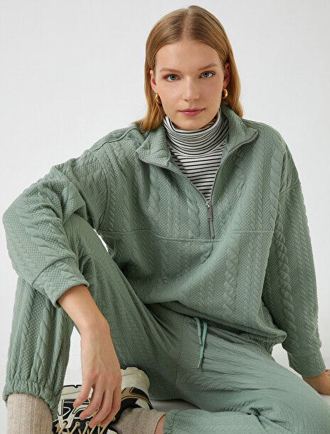 Koton Kadın Desenli Fermuar Yaka Sweatshirt