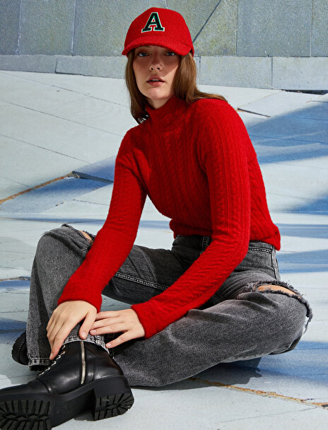 Koton Kadın Örgü Desenli Uzun Kollu Boğazlı Kazak