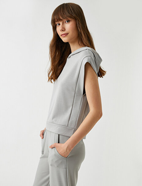 Koton Kadın Kolsuz Kapüşonlu Sweatshirt