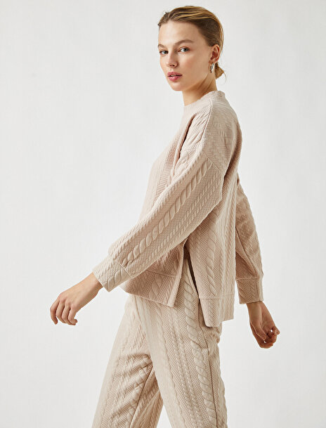 Koton Kadın Dokulu Uzun Kollu Sweatshirt Bisiklet Yaka Yanları Yırtmaçlı