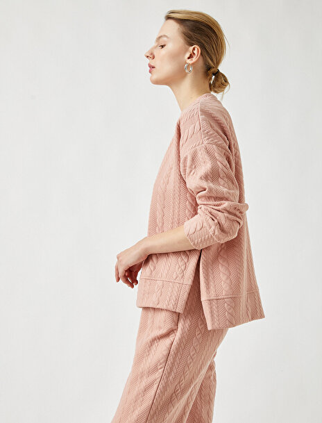 Koton Kadın Dokulu Uzun Kollu Sweatshirt Bisiklet Yaka Yanları Yırtmaçlı