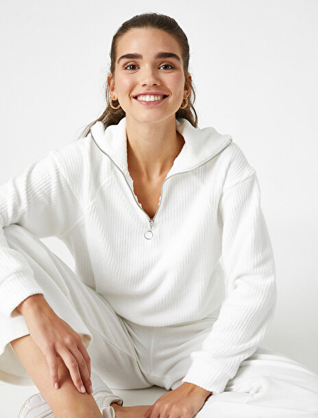 Koton Kadın Yakası Fermuarlı Uzun Kollu Triko Kazak