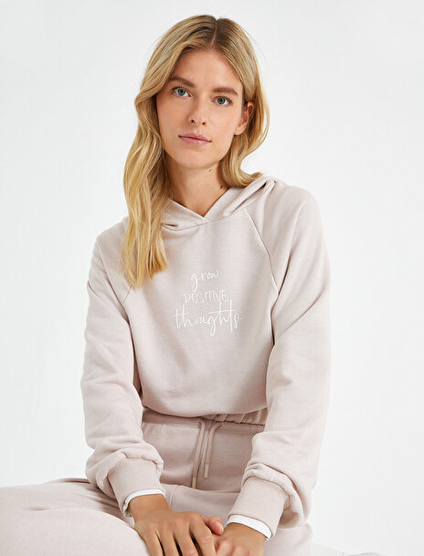 Koton Kadın Uzun Kollu Kapüşonlu Yazı Baskılı Sweatshirt