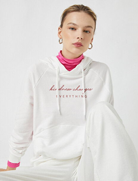 Koton Kadın Kapüşonlu Baskılı Kanguru Cep Sweatshirt