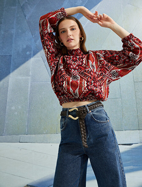 Koton Kadın Etnik Desenli Yarım Balıkçı Yaka Beli Büzgülü Sweatshirt Koton Kadın Etnik Desenli Yarım Balıkçı Yaka Beli Büzgülü Sweatshirt