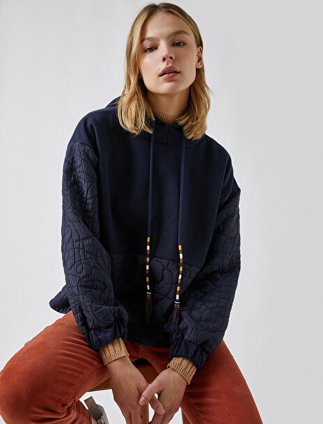 Koton Kadın Kapüşonlu Kolları Desenli Sweatshirt
