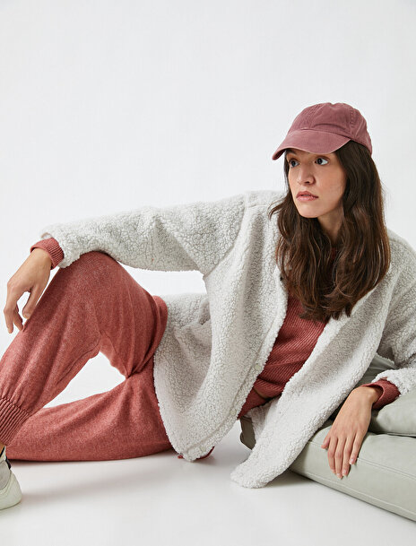 Koton Kadın Katlı Yaka Düğmeli Peluş Ceket